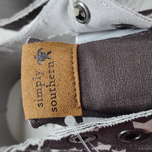 Simply Southern | Shoes | New Simply Southern Size 9 Gray Star Print ...